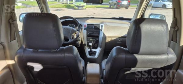 Grey Hyundai Tucson 2006 in Jekabpils, with an engine capacity of 2.00 L and mileage of 315 thousand km for 2150 €, photo 7 on AUTOMOTO.COM.LV