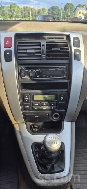 Pelēks Hyundai Tucson 2006 Jēkabpils, ar dzinēja tilpumu 2.00 L un nobraukumu 315 tūkst. km par 2150 €, foto 10 vietnē AUTOMOTO.COM.LV