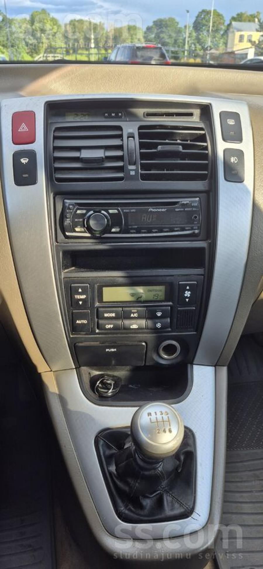 Pelēks Hyundai Tucson 2006 Jēkabpils, ar dzinēja tilpumu 2.00 L un nobraukumu 315 tūkst. km par 2150 €, foto 10 vietnē AUTOMOTO.COM.LV
