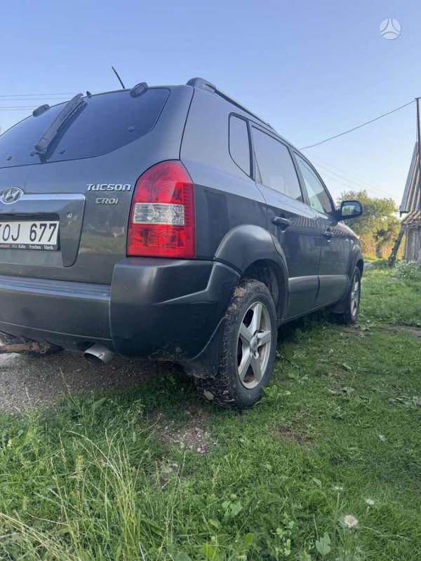 Grey Hyundai Tucson 2006 in Klaipeda, with an engine capacity of 1.99 L and mileage of 250 thousand km for 1500 €, photo 6 on AUTOMOTO.COM.LV