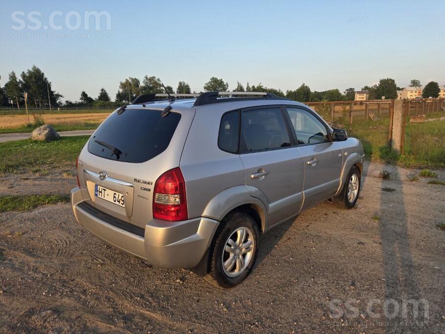 Pelēks Hyundai Tucson 2006 Bauska, ar dzinēja tilpumu 2.00 L un nobraukumu 318 tūkst. km par 1550 €, foto 5 vietnē AUTOMOTO.COM.LV
