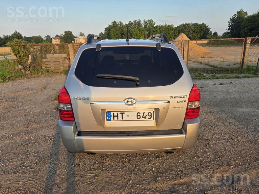 Pelēks Hyundai Tucson 2006 Bauska, ar dzinēja tilpumu 2.00 L un nobraukumu 318 tūkst. km par 1550 €, foto 6 vietnē AUTOMOTO.COM.LV