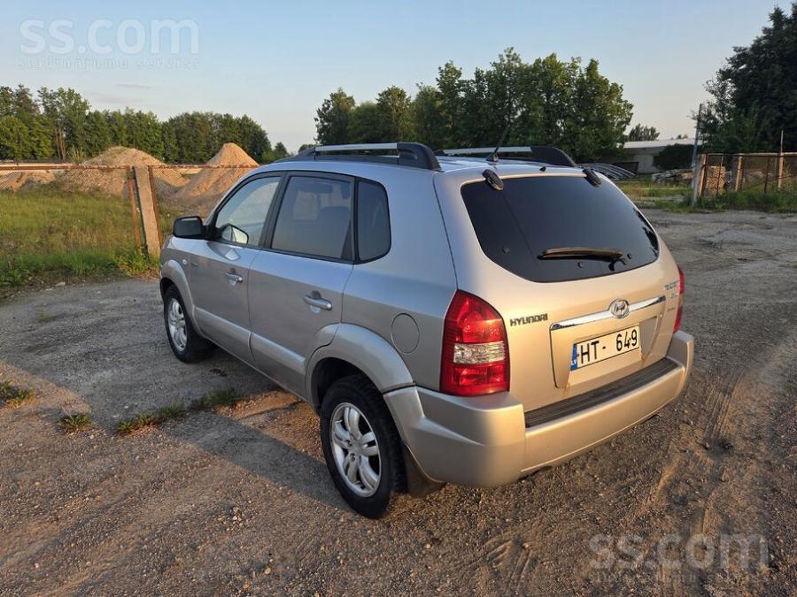 Pelēks Hyundai Tucson 2006 Bauska, ar dzinēja tilpumu 2.00 L un nobraukumu 318 tūkst. km par 1550 €, foto 7 vietnē AUTOMOTO.COM.LV