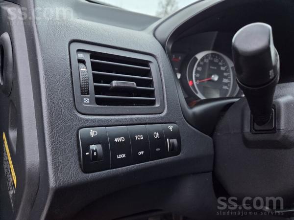 Grey Hyundai Tucson 2006 in Bauska, with an engine capacity of 2.00 L and mileage of 318 thousand km for 1550 €, photo 9 on AUTOMOTO.COM.LV
