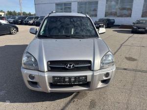 Pelēks Hyundai Tucson 2006 Marijampole, ar dzinēja tilpumu 1.99 L un nobraukumu 183 tūkst. km par 2650 €, foto 3 vietnē AUTOMOTO.COM.LV