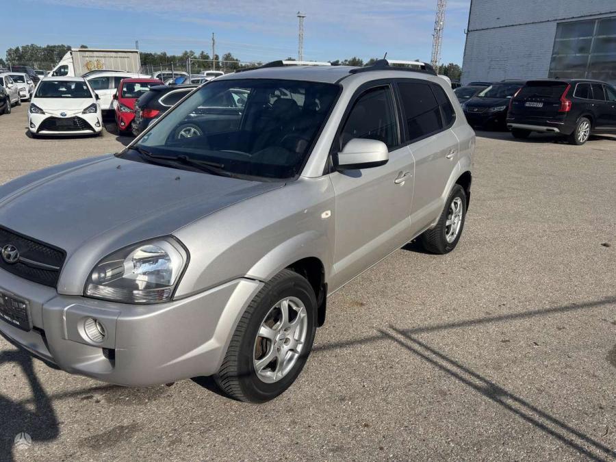 Pelēks Hyundai Tucson 2006 Marijampole, ar dzinēja tilpumu 1.99 L un nobraukumu 183 tūkst. km par 2650 €, foto 4 vietnē AUTOMOTO.COM.LV