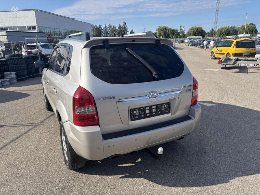 Pelēks Hyundai Tucson 2006 Marijampole, ar dzinēja tilpumu 1.99 L un nobraukumu 183 tūkst. km par 2650 €, foto 6 vietnē AUTOMOTO.COM.LV