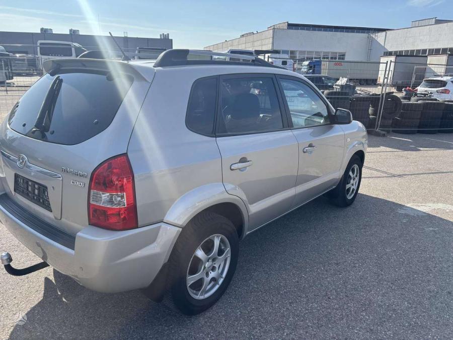 Pelēks Hyundai Tucson 2006 Marijampole, ar dzinēja tilpumu 1.99 L un nobraukumu 183 tūkst. km par 2650 €, foto 7 vietnē AUTOMOTO.COM.LV