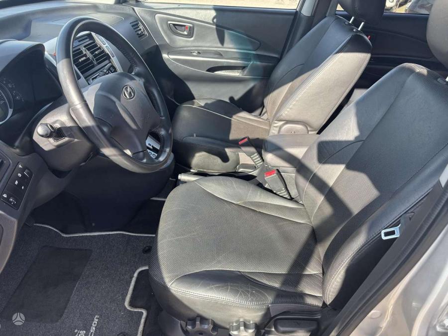 Pelēks Hyundai Tucson 2006 Marijampole, ar dzinēja tilpumu 1.99 L un nobraukumu 183 tūkst. km par 2650 €, foto 8 vietnē AUTOMOTO.COM.LV