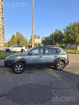 Grey Hyundai Tucson 2006 in Riga, with an engine capacity of 2.00 L and mileage of 269 thousand km for 2800 €, photo  on AUTOMOTO.COM.LV