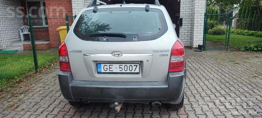 Grey Hyundai Tucson 2006 in Riga, with an engine capacity of 2.00 L and mileage of 300 thousand km for 650 €, photo 4 on AUTOMOTO.COM.LV