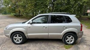 Pelēks Hyundai Tucson 2006 Molėtai, ar dzinēja tilpumu 1.99 L un nobraukumu 274 tūkst. km par 2500 €, foto 7 vietnē AUTOMOTO.COM.LV