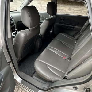 Pelēks Hyundai Tucson 2006 Molėtai, ar dzinēja tilpumu 1.99 L un nobraukumu 274 tūkst. km par 2500 €, foto 10 vietnē AUTOMOTO.COM.LV