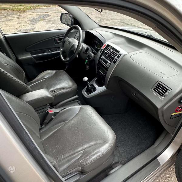Pelēks Hyundai Tucson 2006 Molėtai, ar dzinēja tilpumu 1.99 L un nobraukumu 274 tūkst. km par 2500 €, foto 11 vietnē AUTOMOTO.COM.LV