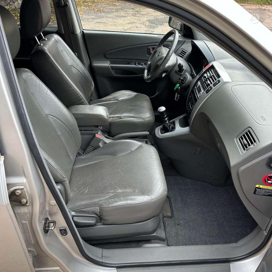 Pelēks Hyundai Tucson 2006 Molėtai, ar dzinēja tilpumu 1.99 L un nobraukumu 274 tūkst. km par 2500 €, foto 12 vietnē AUTOMOTO.COM.LV