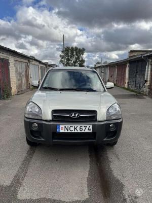 Grey Hyundai Tucson 2006 in Panevezys, with an engine capacity of 2.70 L and mileage of 321 thousand km for 4000 €, photo 3 on AUTOMOTO.COM.LV