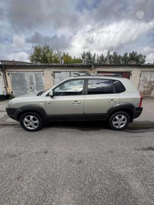 Grey Hyundai Tucson 2006 in Panevezys, with an engine capacity of 2.70 L and mileage of 321 thousand km for 4000 €, photo 6 on AUTOMOTO.COM.LV