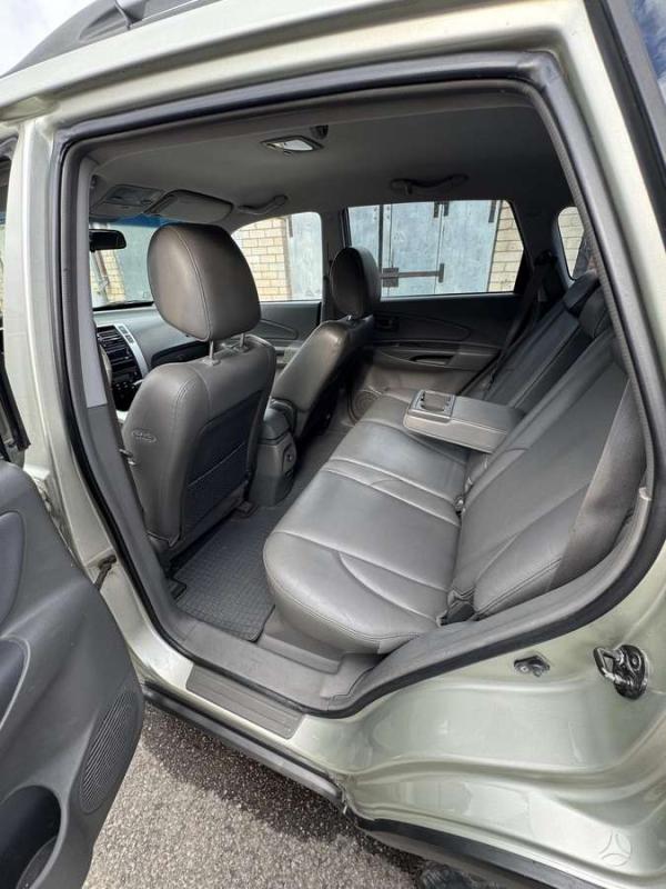 Grey Hyundai Tucson 2006 in Panevezys, with an engine capacity of 2.70 L and mileage of 321 thousand km for 4000 €, photo 8 on AUTOMOTO.COM.LV