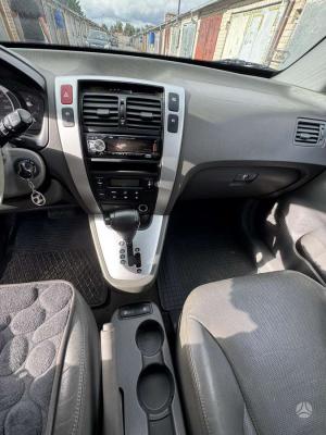 Grey Hyundai Tucson 2006 in Panevezys, with an engine capacity of 2.70 L and mileage of 321 thousand km for 4000 €, photo 9 on AUTOMOTO.COM.LV