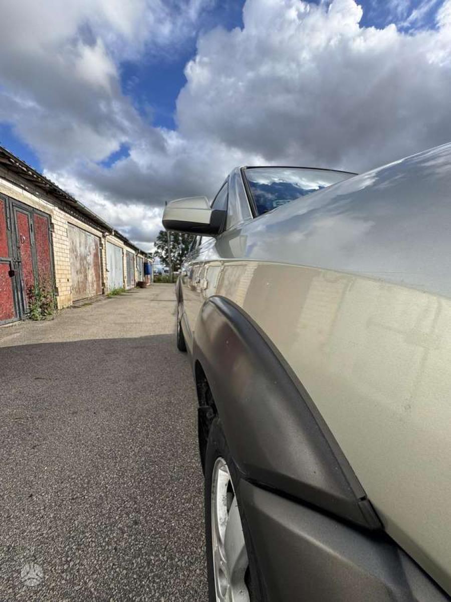 Grey Hyundai Tucson 2006 in Panevezys, with an engine capacity of 2.70 L and mileage of 321 thousand km for 4000 €, photo 11 on AUTOMOTO.COM.LV