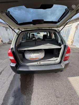 Grey Hyundai Tucson 2006 in Panevezys, with an engine capacity of 2.70 L and mileage of 321 thousand km for 4000 €, photo 13 on AUTOMOTO.COM.LV