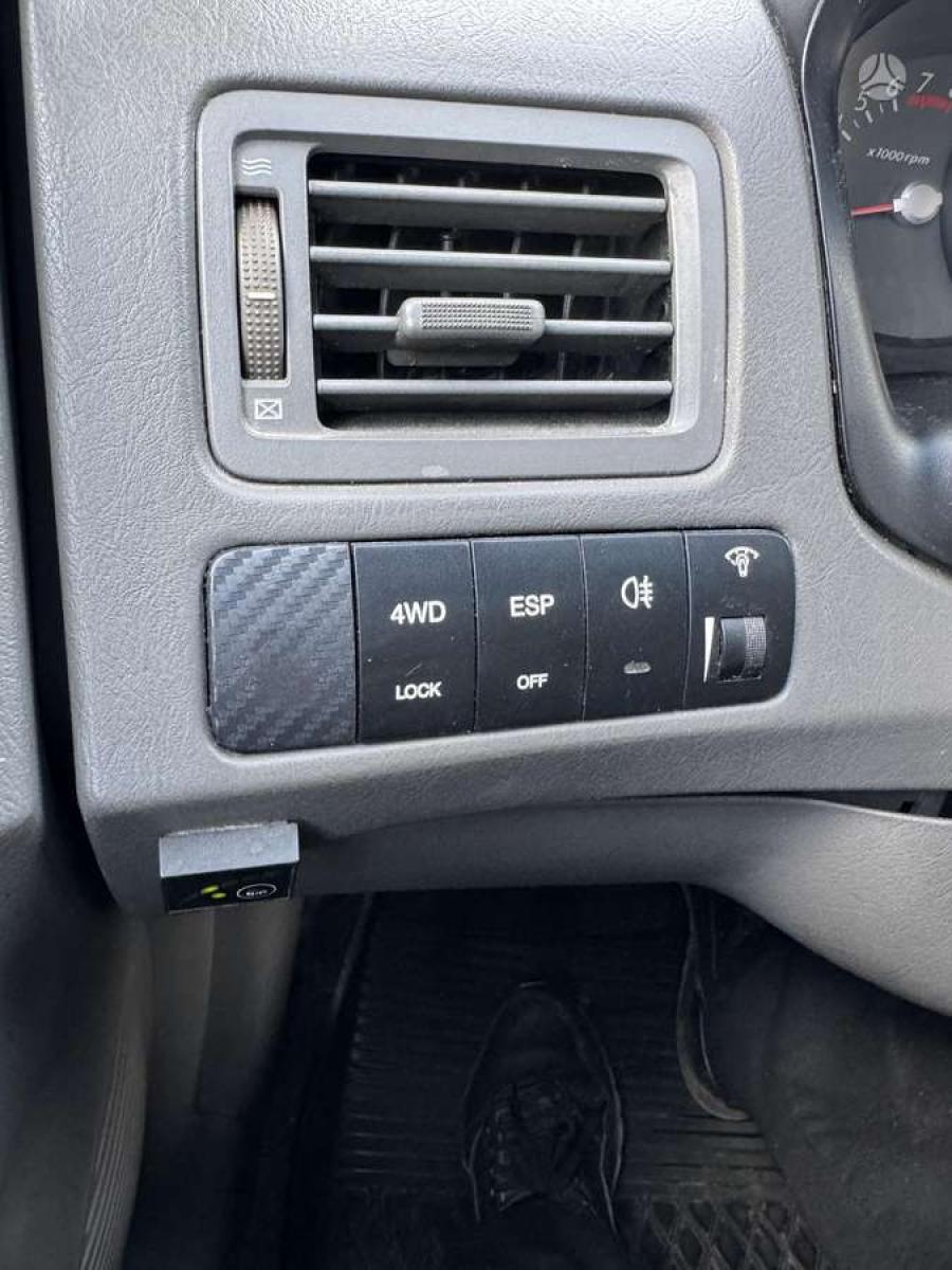 Grey Hyundai Tucson 2006 in Panevezys, with an engine capacity of 2.70 L and mileage of 321 thousand km for 4000 €, photo 17 on AUTOMOTO.COM.LV