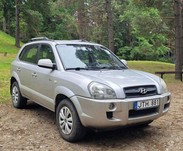 Pelēks Hyundai Tucson 2006 Viļņa, ar dzinēja tilpumu 1.97 L un nobraukumu 150 tūkst. km par 1450 €, foto 1 vietnē AUTOMOTO.COM.LV