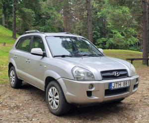 Grey Hyundai Tucson 2006 in Vilnius, with an engine capacity of 1.97 L and mileage of 150 thousand km for 1450 €, photo  on AUTOMOTO.COM.LV