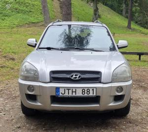 Pelēks Hyundai Tucson 2006 Viļņa, ar dzinēja tilpumu 1.97 L un nobraukumu 150 tūkst. km par 1450 €, foto 3 vietnē AUTOMOTO.COM.LV