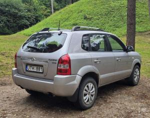 Pelēks Hyundai Tucson 2006 Viļņa, ar dzinēja tilpumu 1.97 L un nobraukumu 150 tūkst. km par 1450 €, foto 6 vietnē AUTOMOTO.COM.LV