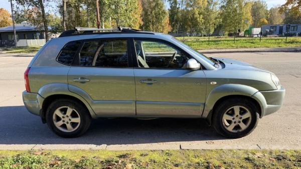 Pelēks Hyundai Tucson 2006 Rīga, ar dzinēja tilpumu 2.00 L un nobraukumu 155 tūkst. km par 3200 €, foto 4 vietnē AUTOMOTO.COM.LV