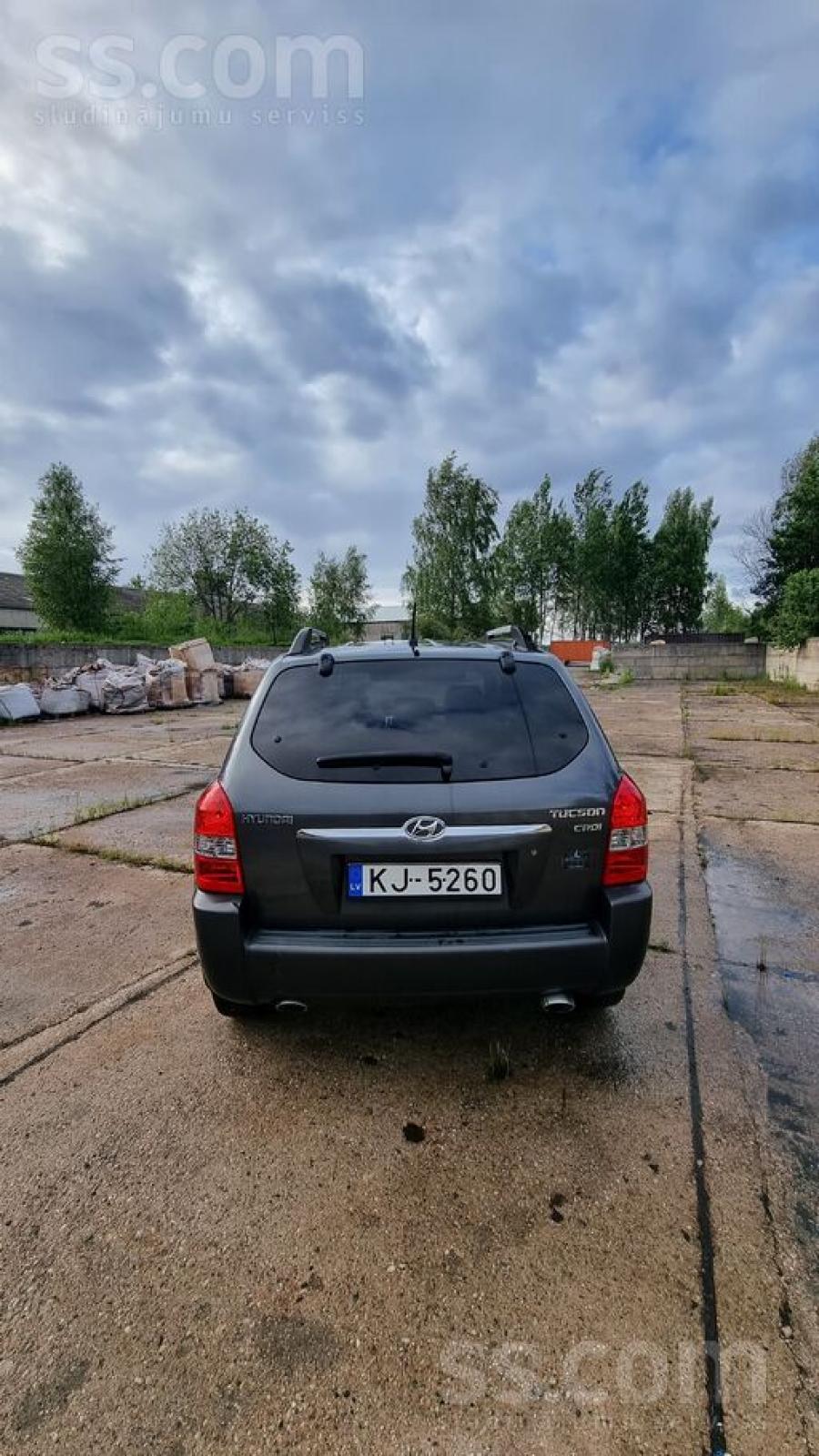 Pelēks Hyundai Tucson 2007 Rīga, ar dzinēja tilpumu 2.00 L un nobraukumu 336 tūkst. km par 2800 €, foto 3 vietnē AUTOMOTO.COM.LV