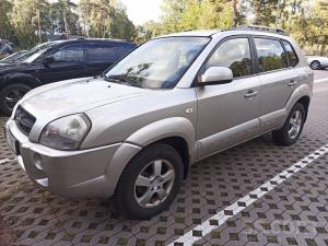 Pelēks Hyundai Tucson 2007 Rīga, ar dzinēja tilpumu 2.00 L un nobraukumu 263 tūkst. km par 2650 €, foto  vietnē AUTOMOTO.COM.LV