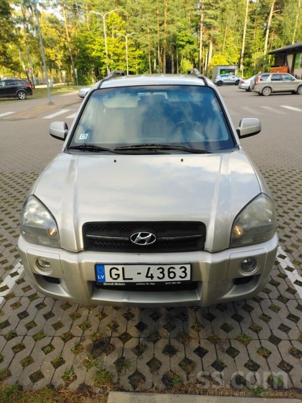Grey Hyundai Tucson 2007 in Riga, with an engine capacity of 2.00 L and mileage of 263 thousand km for 2650 €, photo 9 on AUTOMOTO.COM.LV