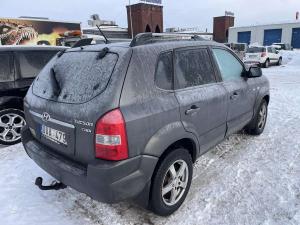 Pelēks Hyundai Tucson 2007 Šauļi, ar dzinēja tilpumu 1.99 L un nobraukumu 264 tūkst. km par 1499 €, foto 4 vietnē AUTOMOTO.COM.LV