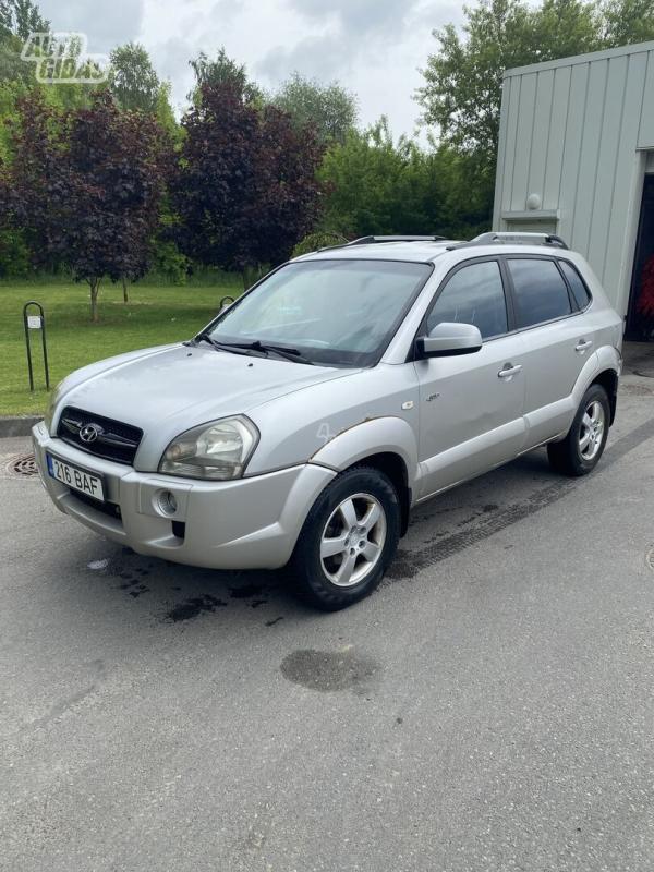 Grey Hyundai Tucson 2007 in Panevezys, with an engine capacity of 2.00 L and mileage of 283 thousand km for 1999 €, photo 1 on AUTOMOTO.COM.LV