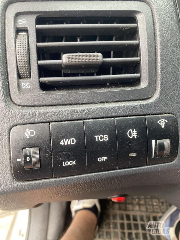 Grey Hyundai Tucson 2007 in Panevezys, with an engine capacity of 2.00 L and mileage of 283 thousand km for 1999 €, photo 9 on AUTOMOTO.COM.LV