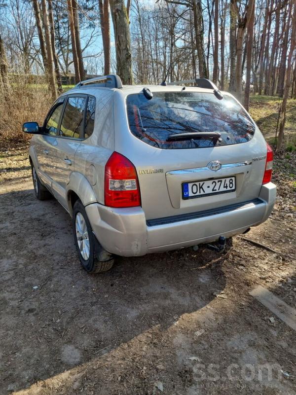 Grey Hyundai Tucson 2007 in Riga, with an engine capacity of 2.00 L and mileage of 133 thousand km for 3200 €, photo 7 on AUTOMOTO.COM.LV