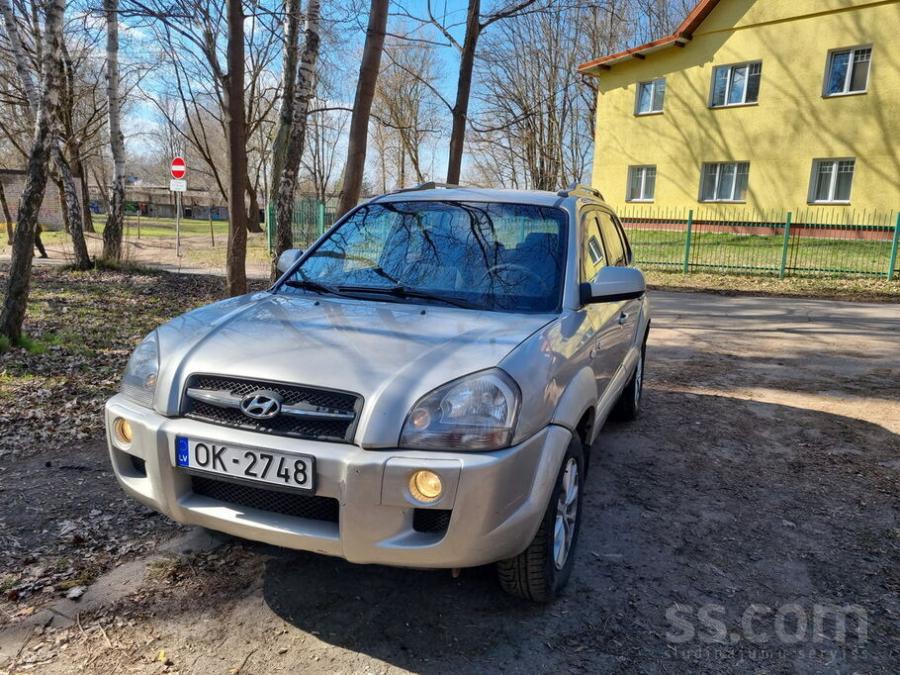 Grey Hyundai Tucson 2007 in Riga, with an engine capacity of 2.00 L and mileage of 133 thousand km for 3200 €, photo 3 on AUTOMOTO.COM.LV