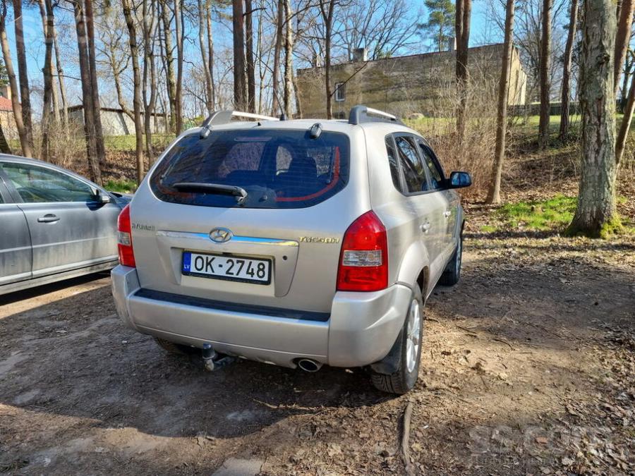 Grey Hyundai Tucson 2007 in Riga, with an engine capacity of 2.00 L and mileage of 133 thousand km for 3200 €, photo 6 on AUTOMOTO.COM.LV