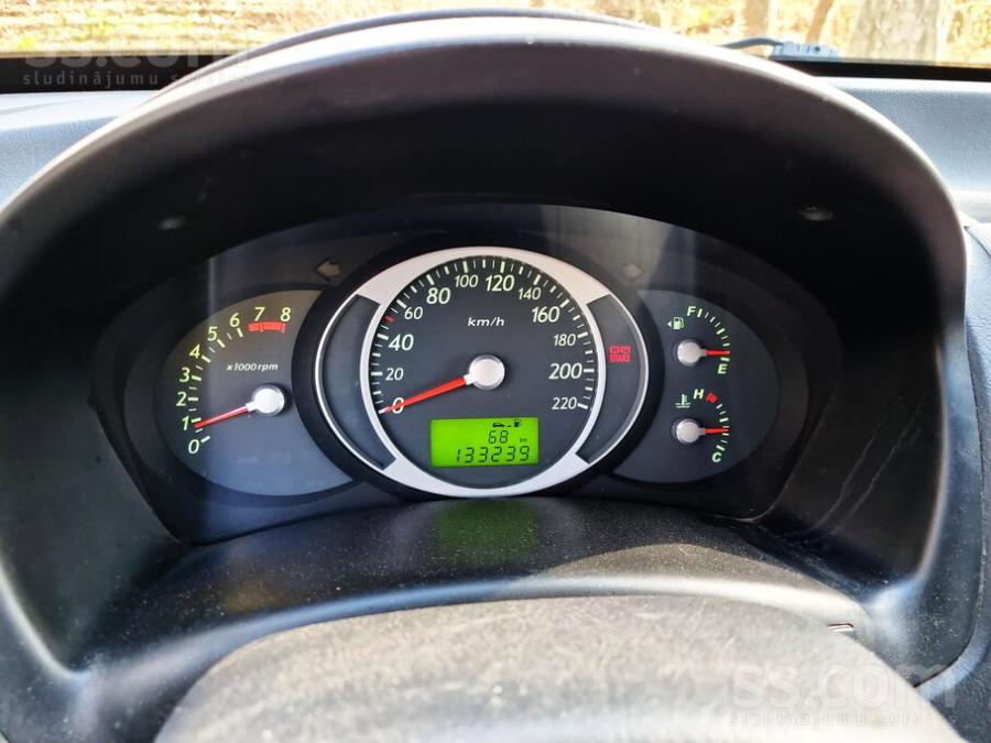 Grey Hyundai Tucson 2007 in Riga, with an engine capacity of 2.00 L and mileage of 133 thousand km for 3200 €, photo 9 on AUTOMOTO.COM.LV