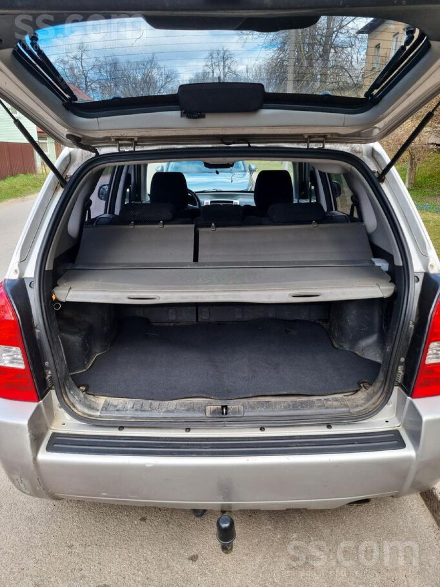 Grey Hyundai Tucson 2007 in Riga, with an engine capacity of 2.00 L and mileage of 133 thousand km for 3200 €, photo 10 on AUTOMOTO.COM.LV