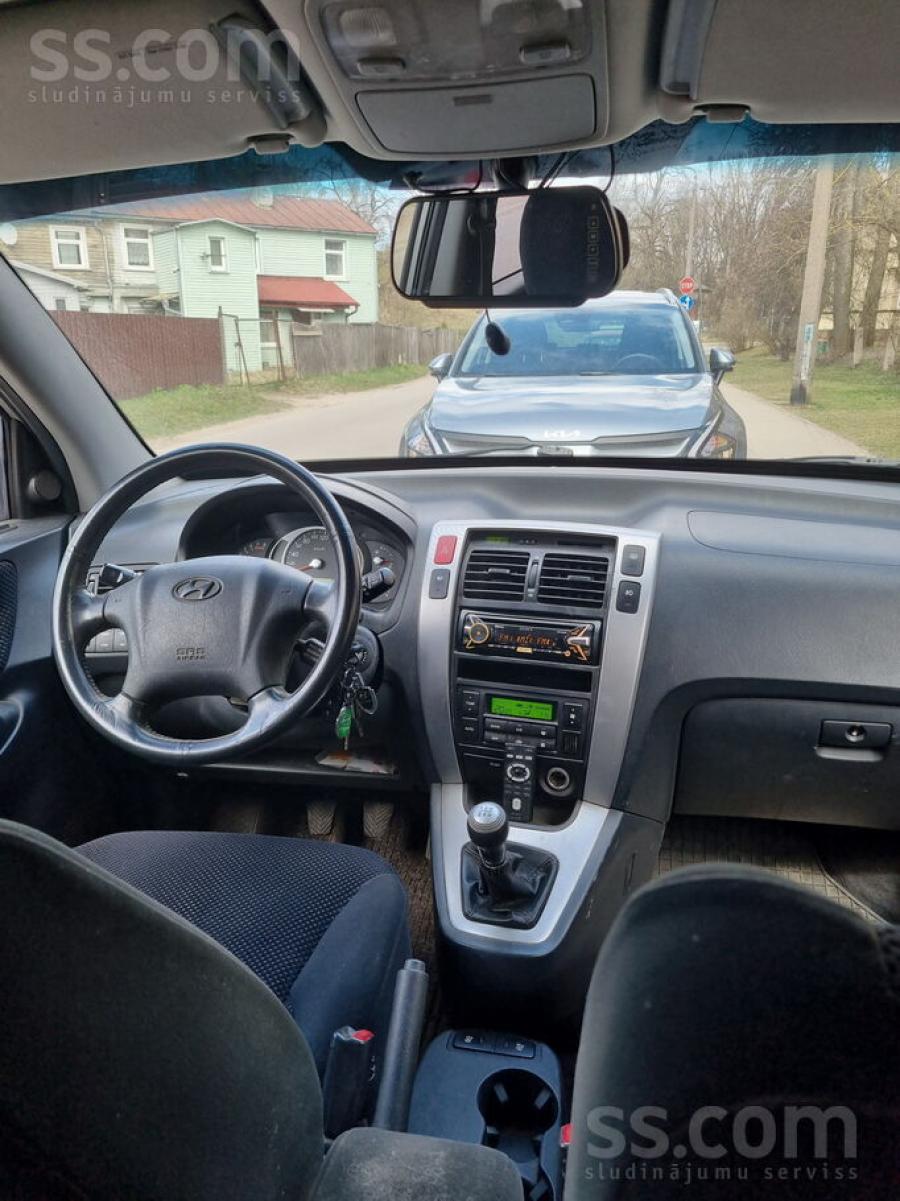Grey Hyundai Tucson 2007 in Riga, with an engine capacity of 2.00 L and mileage of 133 thousand km for 3200 €, photo 12 on AUTOMOTO.COM.LV