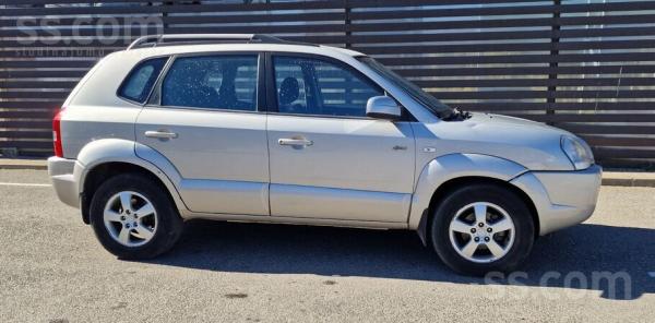 Pelēks Hyundai Tucson 2007 Rīga, ar dzinēja tilpumu 2.00 L un nobraukumu 280 tūkst. km par 1895 €, foto 5 vietnē AUTOMOTO.COM.LV