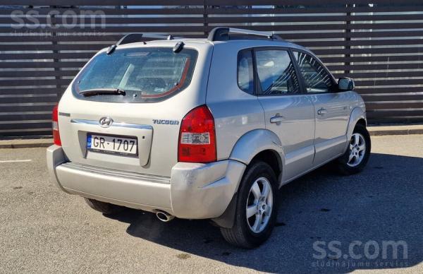 Pelēks Hyundai Tucson 2007 Rīga, ar dzinēja tilpumu 2.00 L un nobraukumu 280 tūkst. km par 1895 €, foto 6 vietnē AUTOMOTO.COM.LV