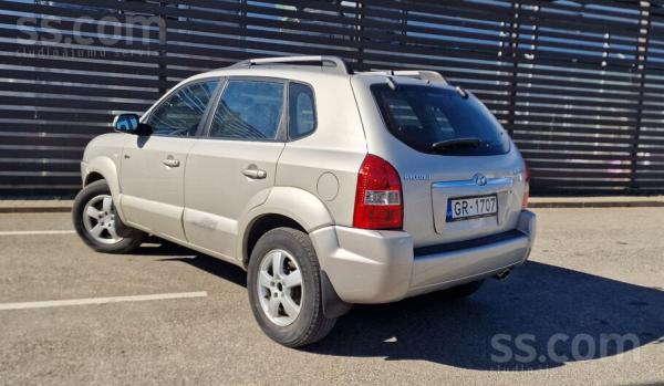 Pelēks Hyundai Tucson 2007 Rīga, ar dzinēja tilpumu 2.00 L un nobraukumu 280 tūkst. km par 1895 €, foto 7 vietnē AUTOMOTO.COM.LV