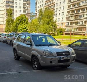 Pelēks Hyundai Tucson 2007 Rīga, ar dzinēja tilpumu 2.00 L un nobraukumu 168 tūkst. km par 3000 €, foto 3 vietnē AUTOMOTO.COM.LV