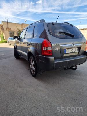 Pelēks Hyundai Tucson 2007 Rīga, ar dzinēja tilpumu 2.00 L un nobraukumu 0 tūkst. km par 3100 €, foto 3 vietnē AUTOMOTO.COM.LV