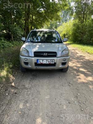 Grey Hyundai Tucson 2007 in Gulbene, with an engine capacity of 2.00 L and mileage of 288 thousand km for 2700 €, photo 3 on AUTOMOTO.COM.LV