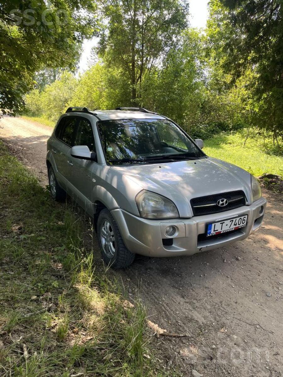 Grey Hyundai Tucson 2007 in Gulbene, with an engine capacity of 2.00 L and mileage of 288 thousand km for 2700 €, photo 4 on AUTOMOTO.COM.LV
